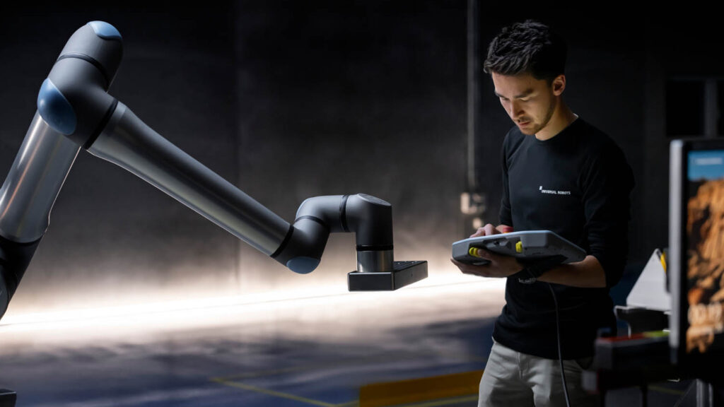 Cobots adopt strong-arm tactics - DEVELOP3D
